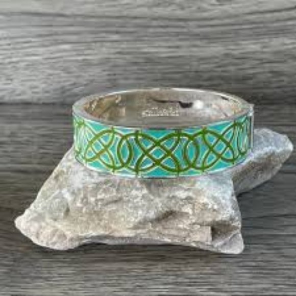 Stella & Dot | Jewelry | Eleanor Green Stella Dot Hinged Bangle ...